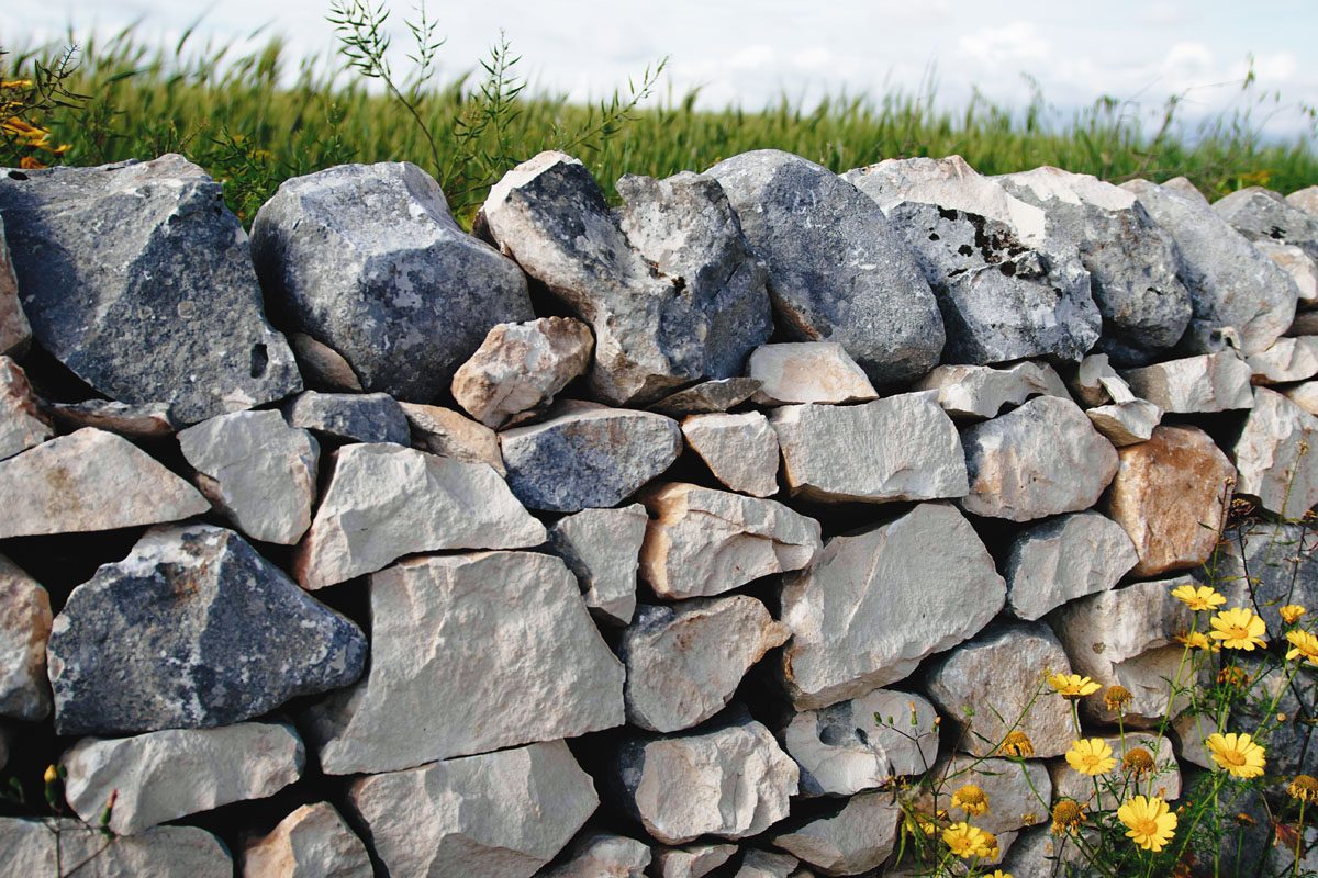 How to Build a Retaining Wall - A&A Materials, Inc.